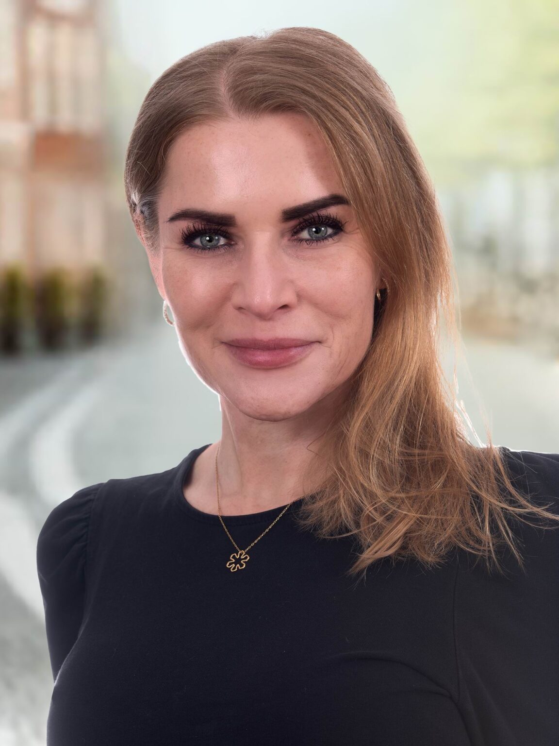 Om mig – Louise Høeg